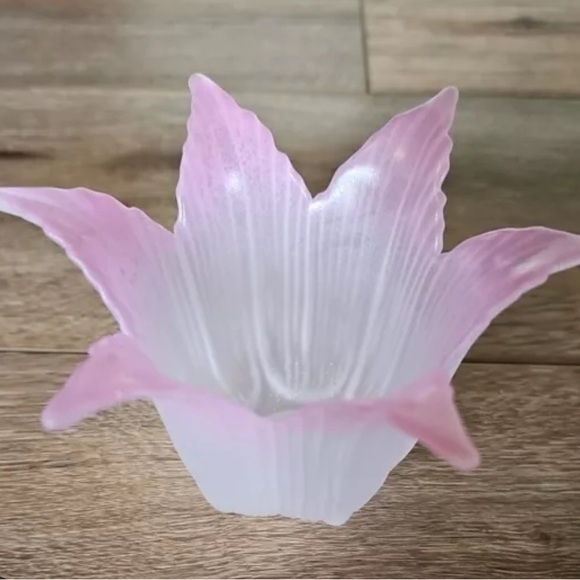 PartyLite | Accents | Pink And White Frosted Glass Flower Vase | Poshmark